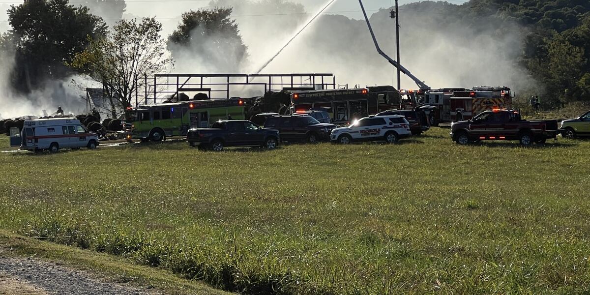 Multiple fire crews extinguish barn fire in Bullitt County Multiple fire crews extinguish barn fire in Bullitt County