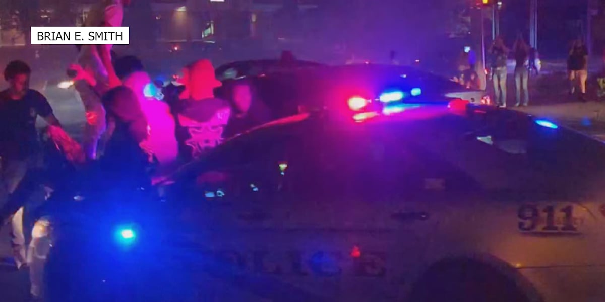 Mob Caught On Camera Taking Over Intersection In Iroquois Neighborhood